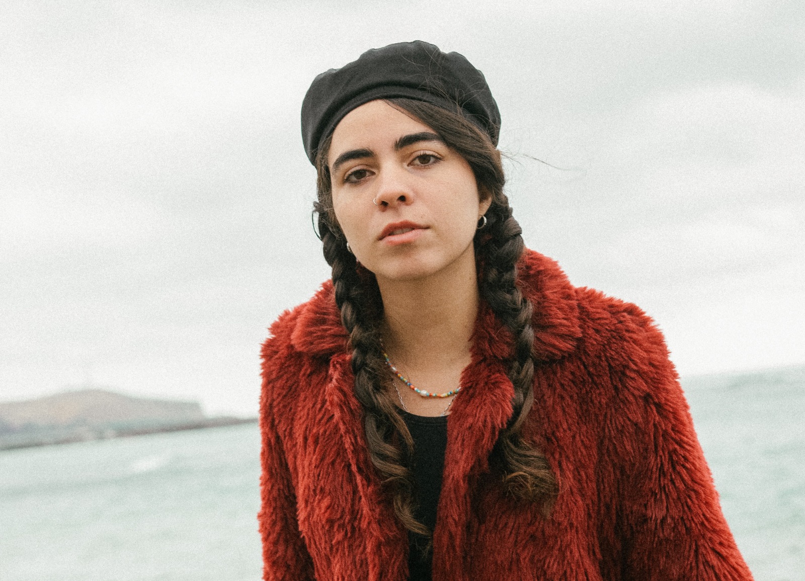 Clara Yolks le canta al amor a distancia en tiempos digitales en ...