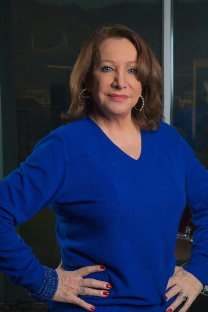 Gloria Simonetti sorprende con nuevo EP lleno de matices y renovadas ...